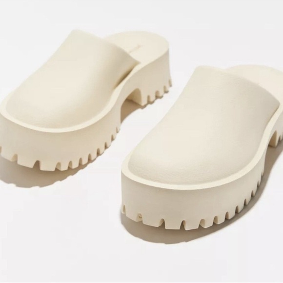 Jeffrey Campbell | Shoes | Jeffrey Campbell Cream Mules | Poshmark
